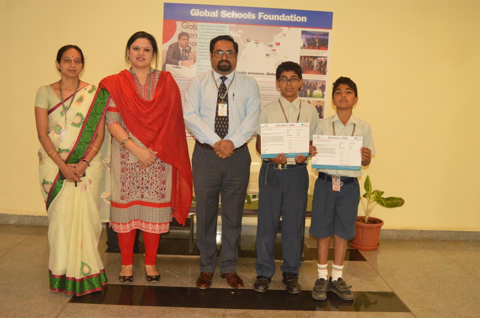 Giis Bangalore Receives The Best Enterprising School Award At Sbi ...
