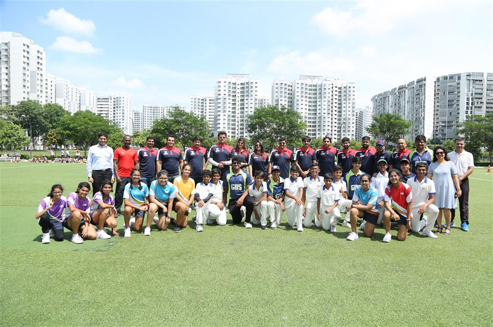 Great Show Of Sportsmanship At Friendly Cricket Match With Indian Actors